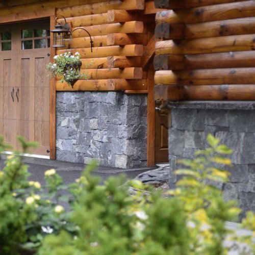 Corinthian Granite Squares & Rect Full Bed - Green Mountain Veneer